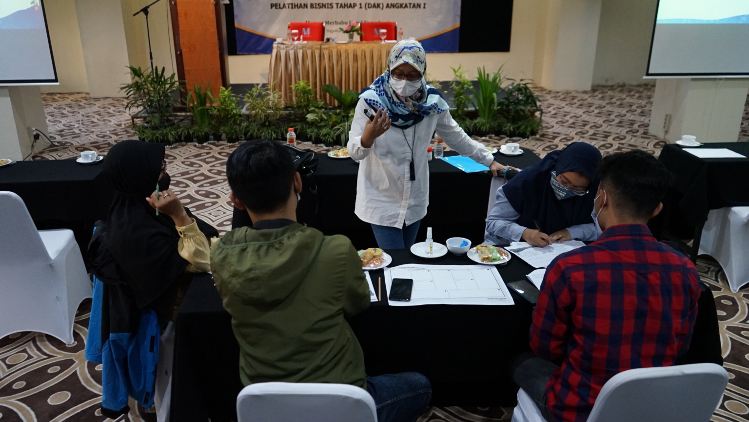 Pelatihan UMKM: Business Model Canvas (BMC) - Direktorat Simpul Tumbuh UII